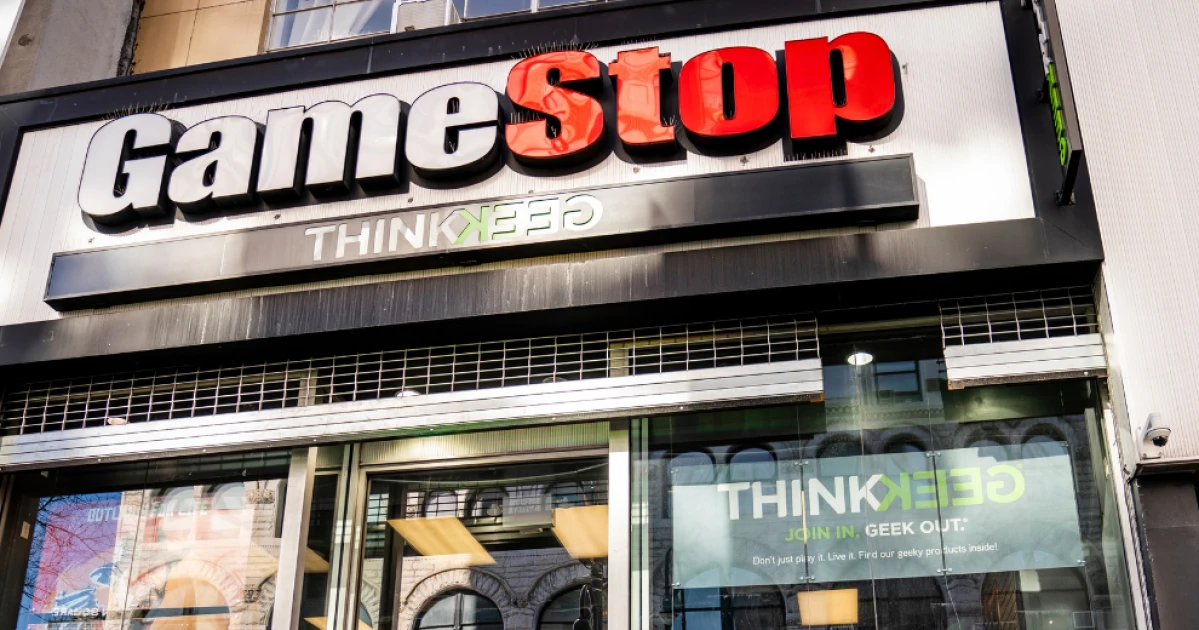 Po rekordných stratách prekvapivý zisk. Akcie GameStop opäť vystrelili ...