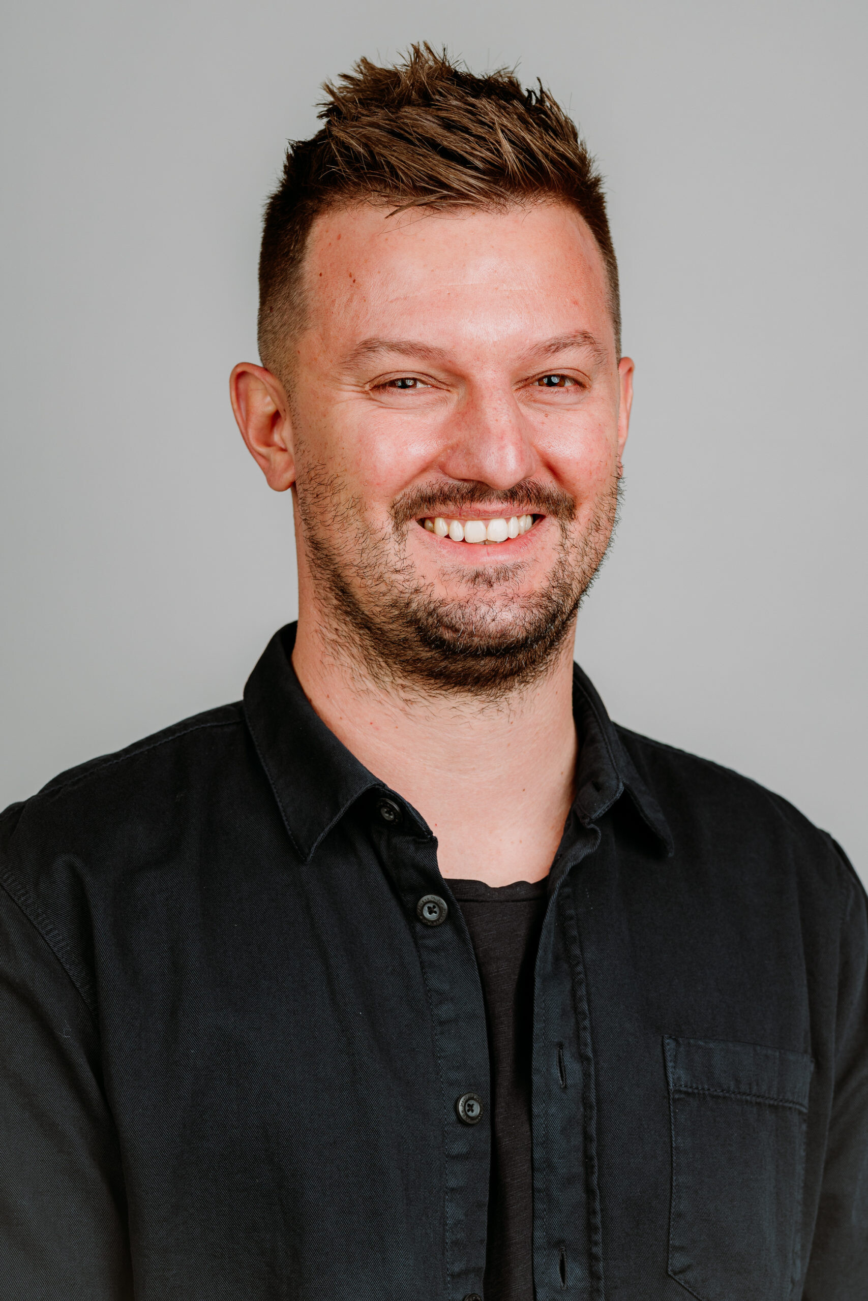 Mám dve práce a to mi pomáha nevyhorieť, tvrdí kreatívny pedagóg Martin ...