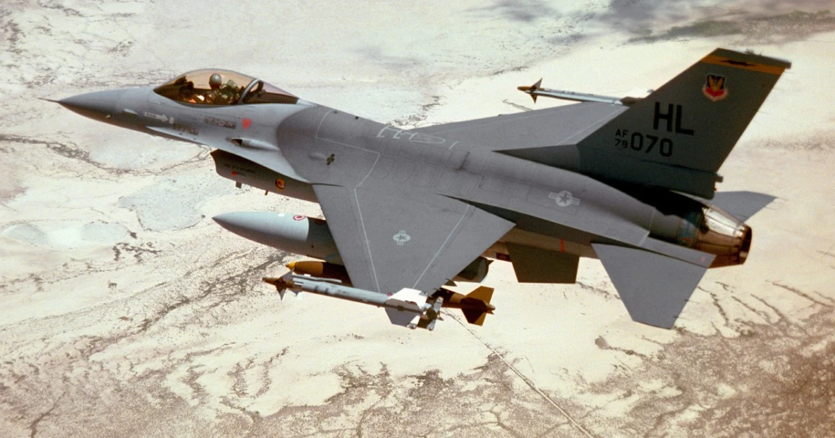 Poľsko podpísalo zmluvu za 3,8 miliardy dolárov na modernizáciu stíhačiek F-16 - Forbes