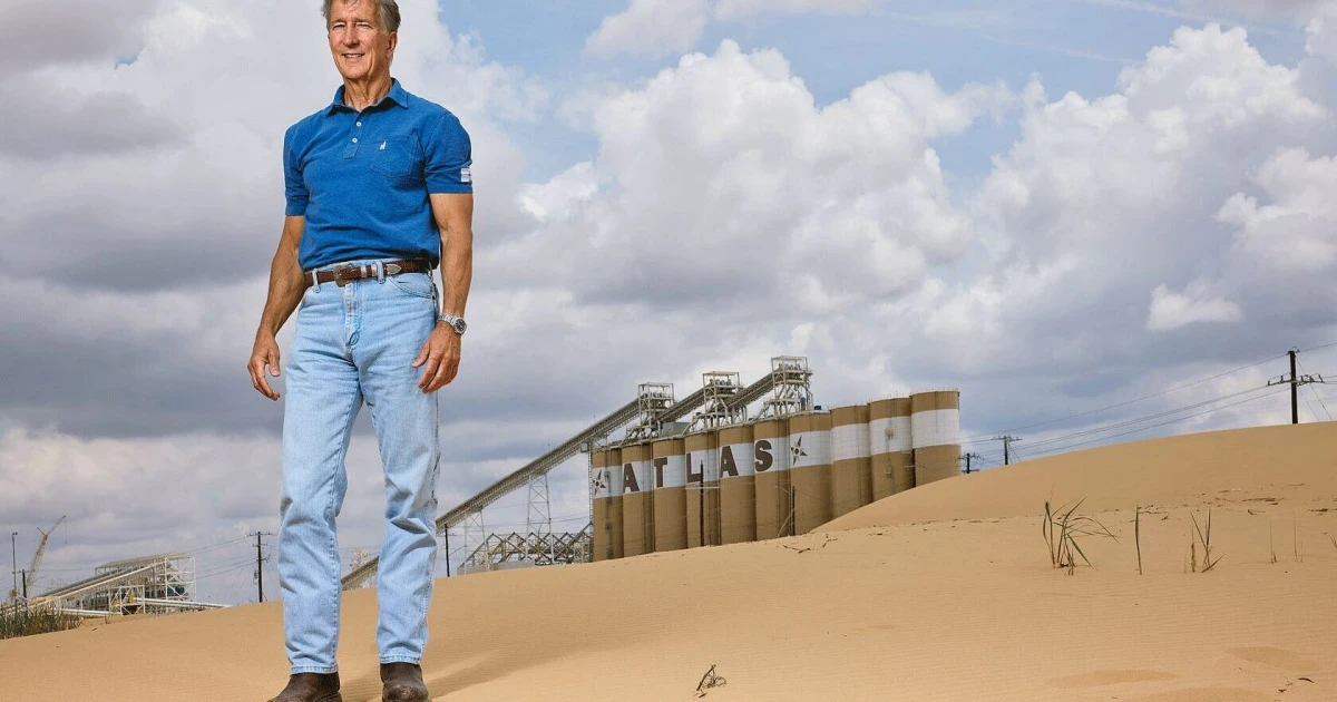 Vďaka predaju piesku sa môže stať miliardárom. Iba že by mu v tom ...