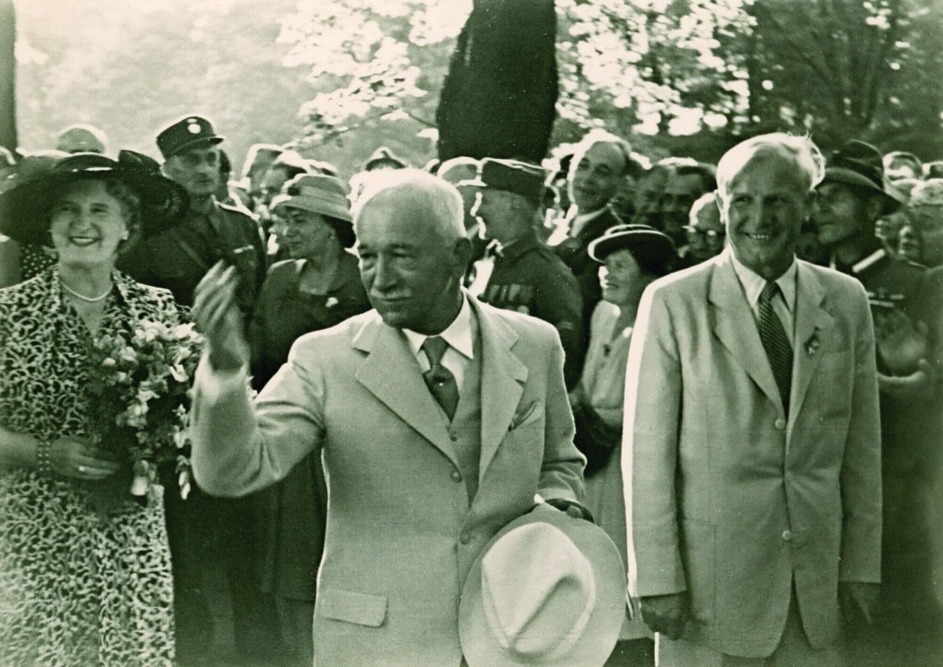 Klobúky na čaj s kráľovnou. Stratený príbeh modistky Marie Tombo - Forbes