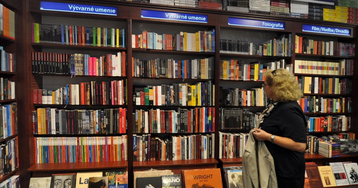 Predajca kníh Panta Rhei Patrika Tkáča opäť vykázal stratu