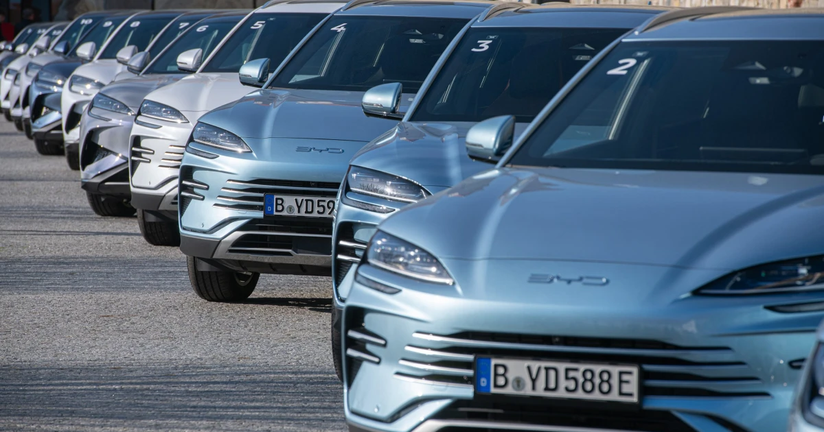Čínska automobilka BYD začala svoje autá predávať na Slovensku