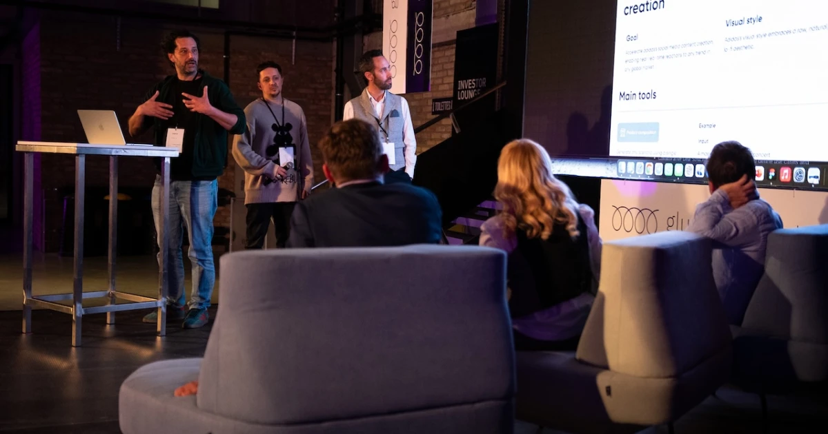 Gluon Syndicate investuje do AI startupu pre značky