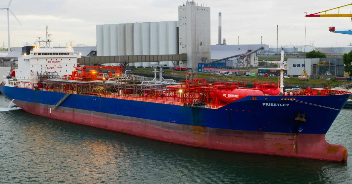 Ďalší sa volá Olina. Američania opäť obsadili tanker s ropou v Karibiku ...